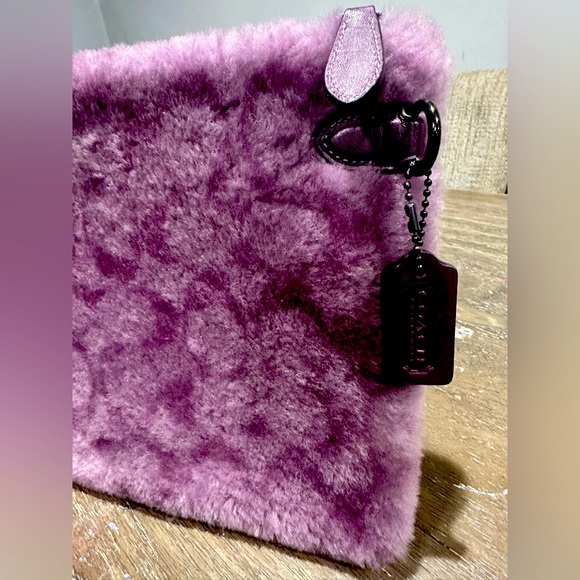 Coach | Bags | Coach Charter Pouch In Signature Shearling New No Tag ...
